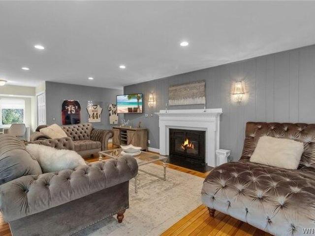 house with 5 bedroom, East Aurora NY ES104903147