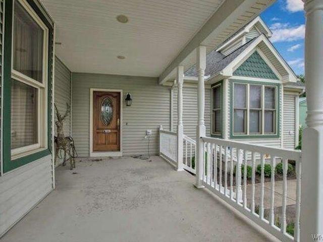 house with 5 bedroom, East Aurora NY ES104904150