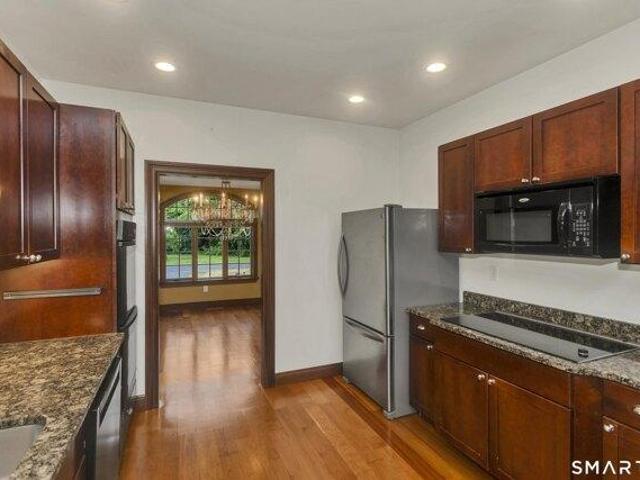 house with 5 bedroom, East Granby CT ES104114516