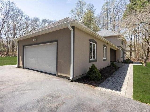 house with 5 bedroom, East Greenwich RI DS102594653