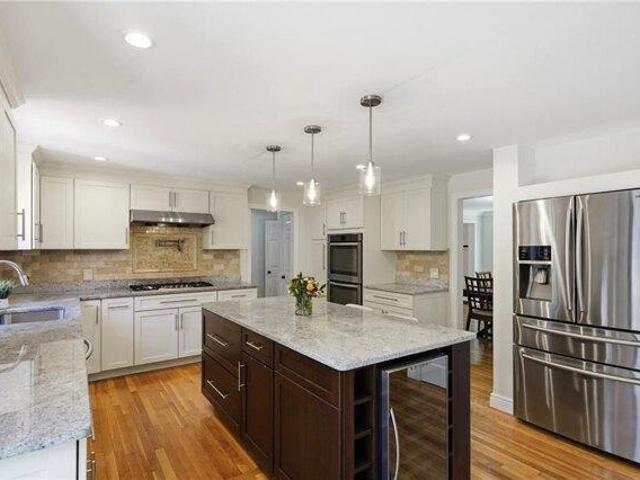 house with 5 bedroom, East Greenwich RI ES105081634