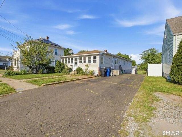 house with 5 bedroom, East Haven CT DS104188913