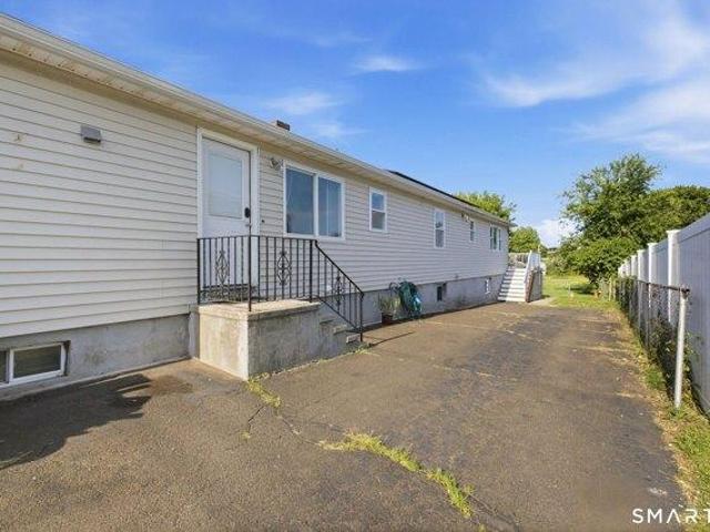 house with 5 bedroom, East Haven CT ES104188913