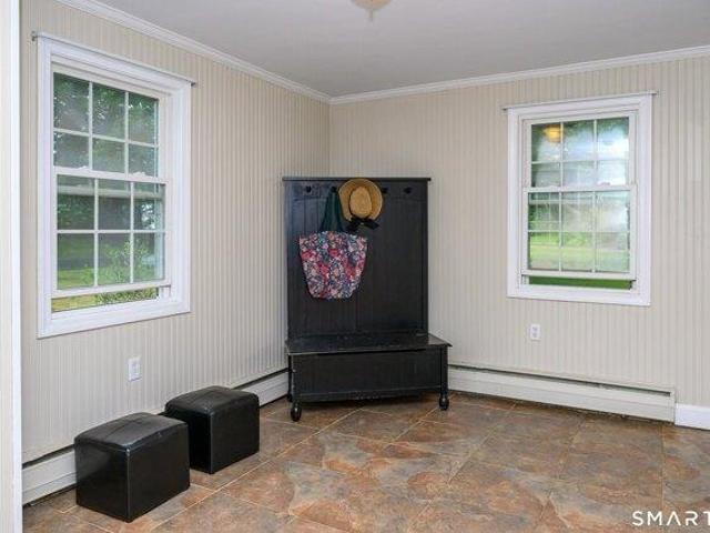 house with 5 bedroom, East Lyme CT DS104113377