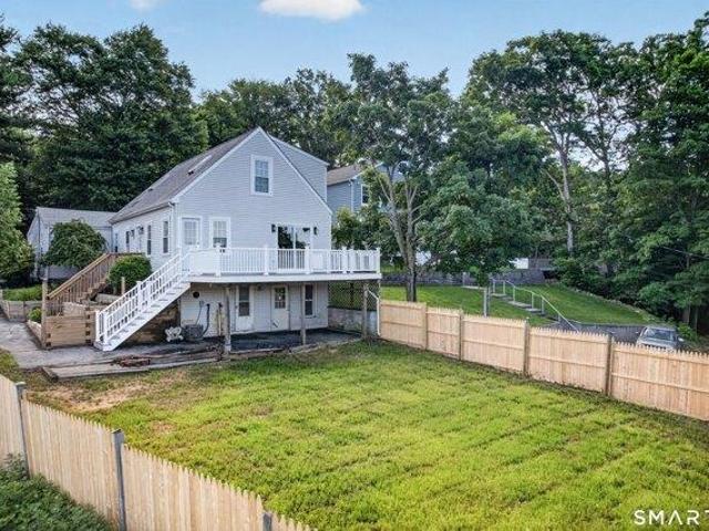 house with 5 bedroom, East Lyme CT ES103434354