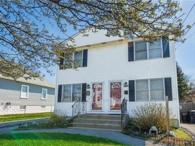 house with 5 bedroom, East Providence RI DS102412659