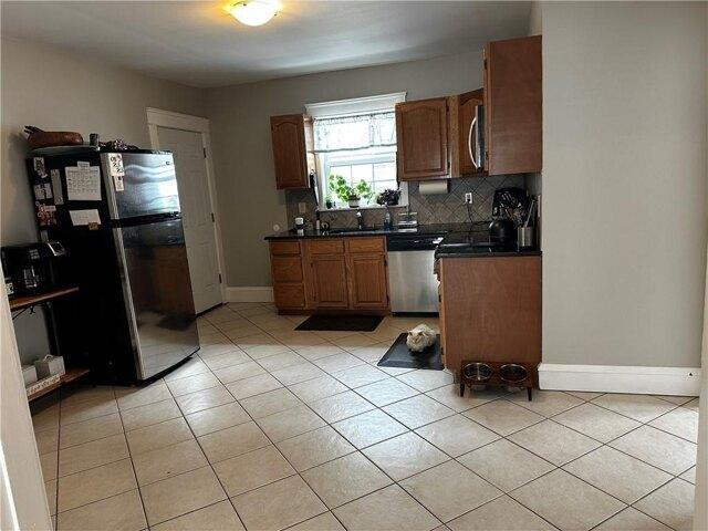 house with 5 bedroom, East Providence RI ES103127334