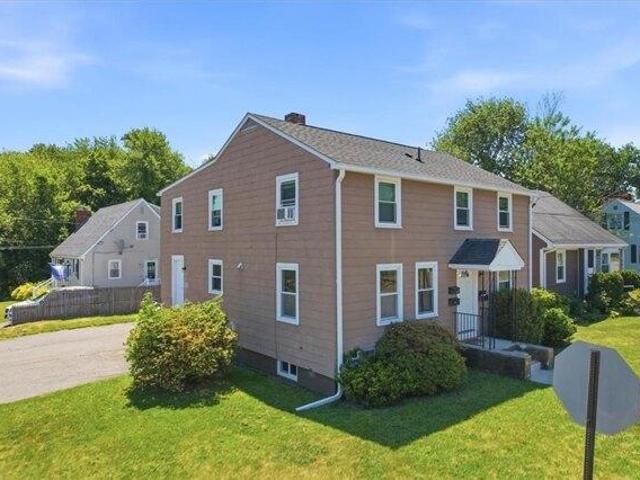 house with 5 bedroom, East Providence RI ES103248500
