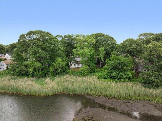 house with 5 bedroom, East Providence RI ES104007964