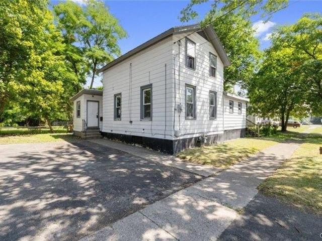 house with 5 bedroom, East Syracuse NY ES104901252