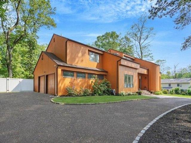 house with 5 bedroom, East Setauket NY DS103604842