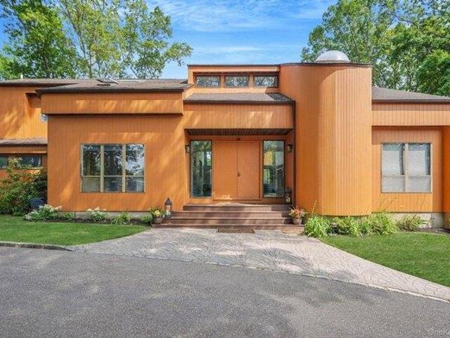 house with 5 bedroom, East Setauket NY ES103604842