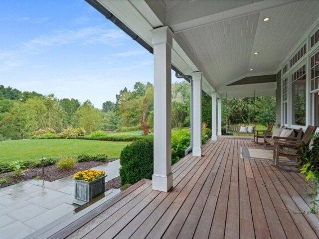 house with 5 bedroom, Easton CT ES104833246