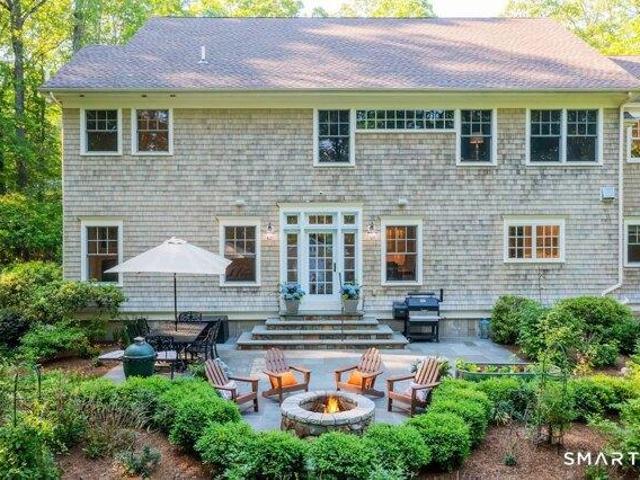 house with 5 bedroom, Easton CT ES105144725