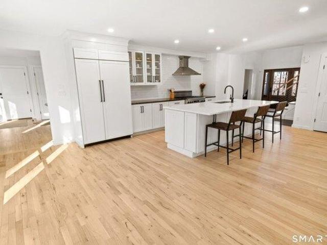house with 5 bedroom, Easton CT ES105232492