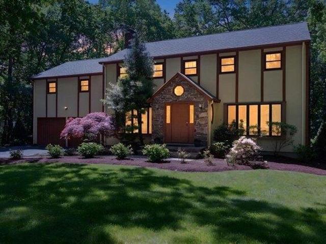 house with 5 bedroom, Easton MA DS102960700