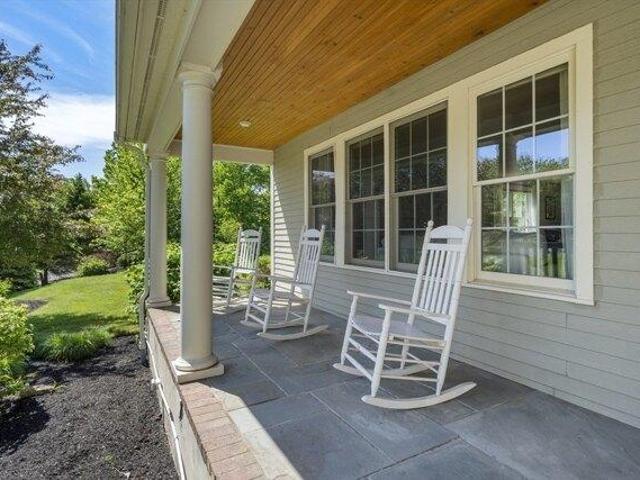 house with 5 bedroom, Easton MA ES102960335
