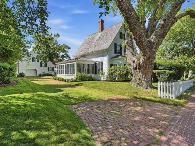 house with 5 bedroom, Edgartown MA DS104234454