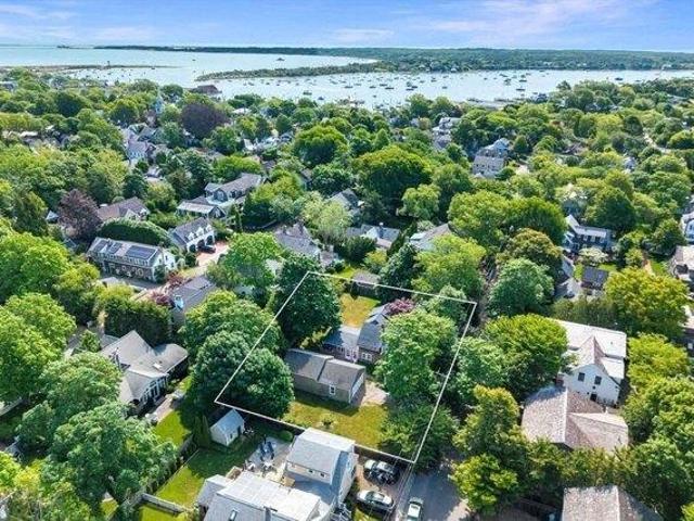 house with 5 bedroom, Edgartown MA ES105142411