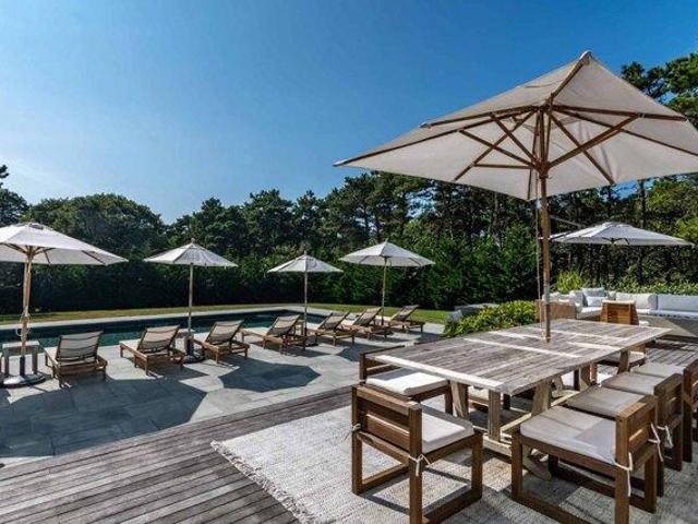 house with 5 bedroom, Edgartown MA ES105190968