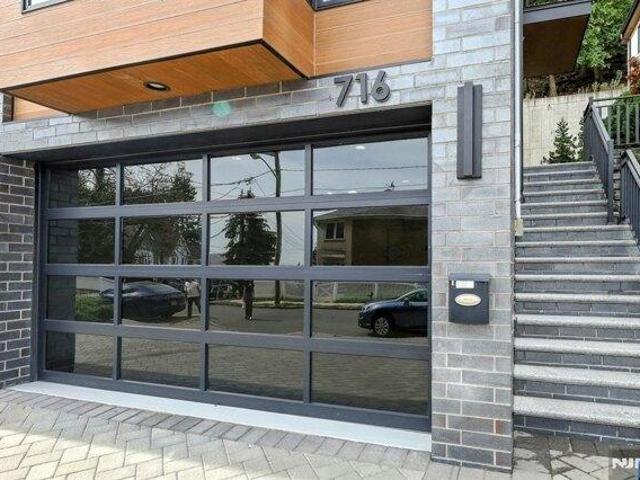 house with 5 bedroom, Edgewater NJ DLS102064464