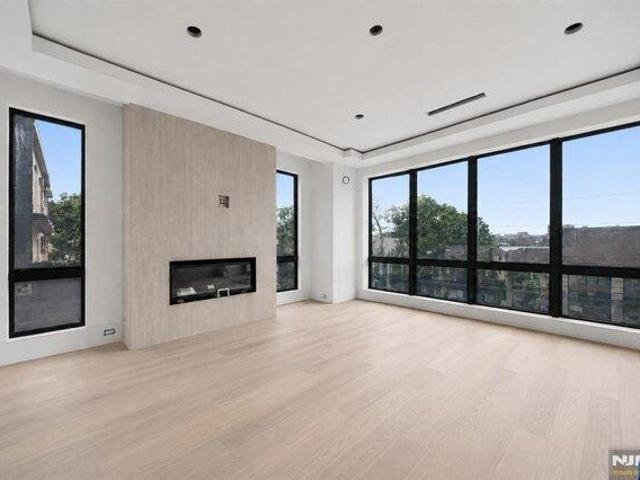 house with 5 bedroom, Edgewater NJ DS104446091