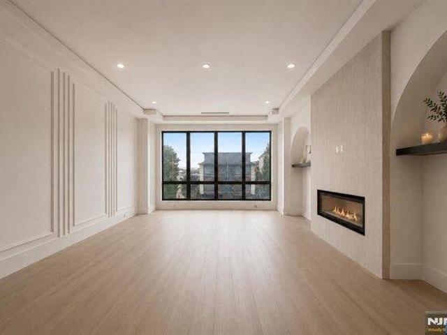 house with 5 bedroom, Edgewater NJ ES105535424