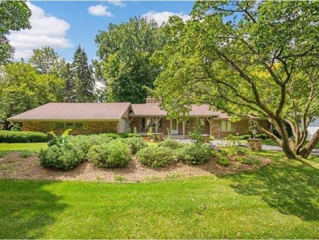 house with 5 bedroom, Edina MN DLS88247110