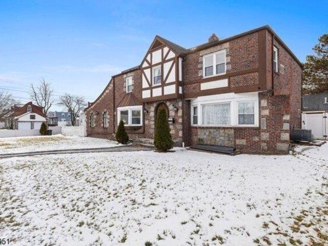 house with 5 bedroom, Elmwood Park NJ DS104410740