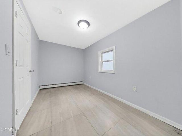 house with 5 bedroom, Elizabeth NJ ES105124804