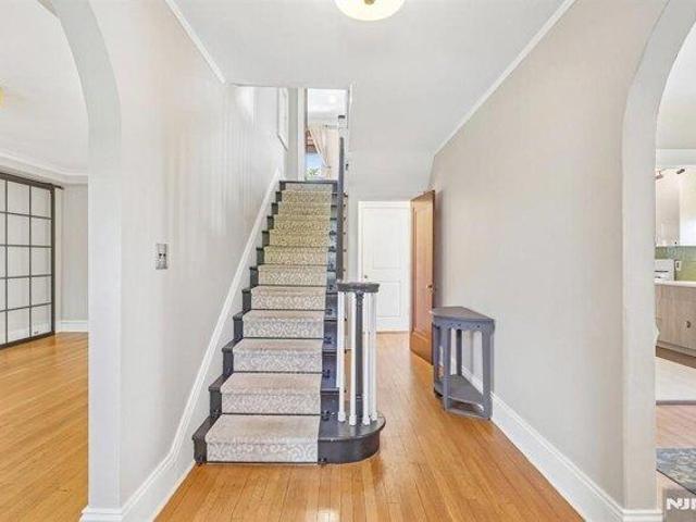 house with 5 bedroom, Elizabeth NJ ES105156792
