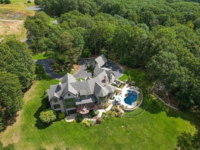 house with 5 bedroom, Ellington CT DS101856539
