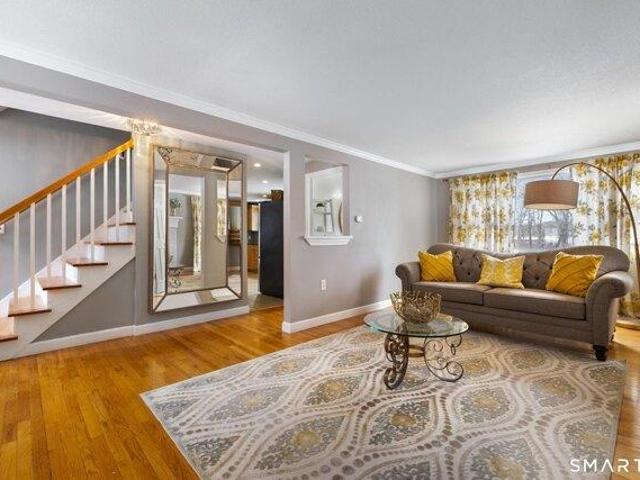 house with 5 bedroom, Ellington CT DS102344363
