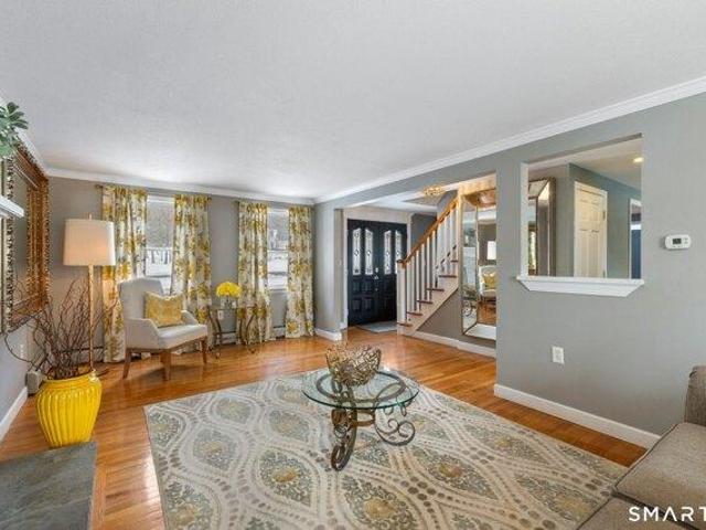 house with 5 bedroom, Ellington CT ES103126269