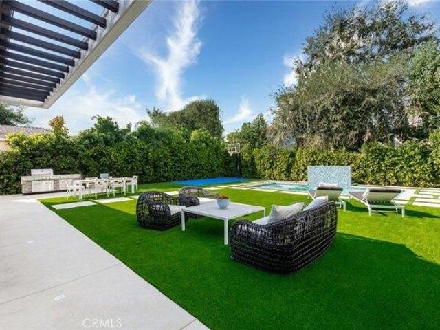 house with 5 bedroom, Encino CA DLS88247332