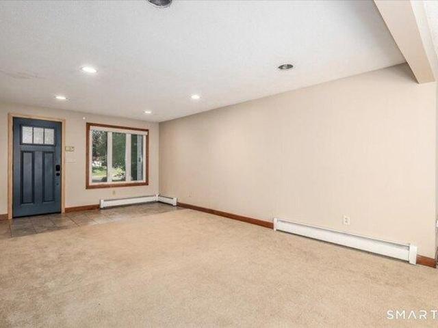 house with 5 bedroom, Enfield CT ES104921864