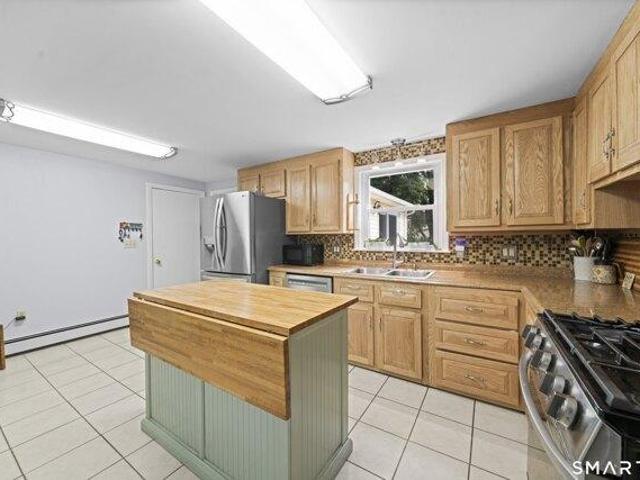 house with 5 bedroom, Enfield CT ES105193204
