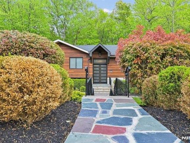house with 5 bedroom, Englewood Cliffs NJ DLS102314051