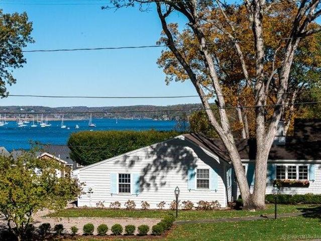 house with 5 bedroom, Essex CT DLS101857596