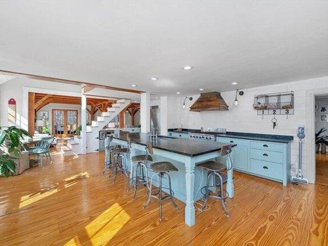 house with 5 bedroom, Essex MA DLS101801905