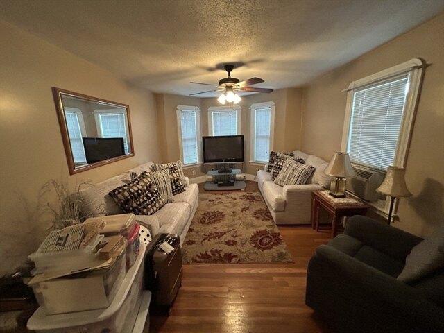 house with 5 bedroom, Everett MA DS104116323