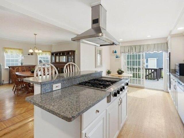 house with 5 bedroom, Everett MA DS103495173