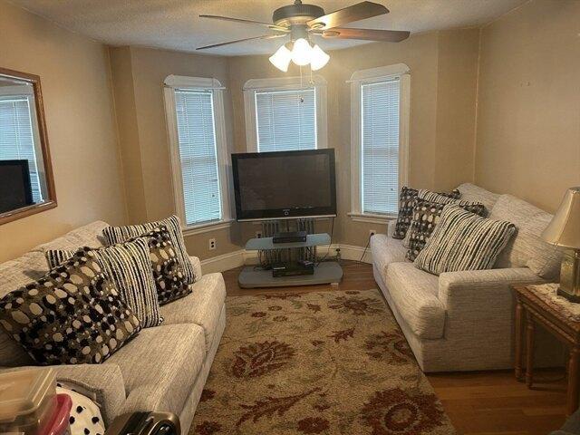 house with 5 bedroom, Everett MA ES104509977