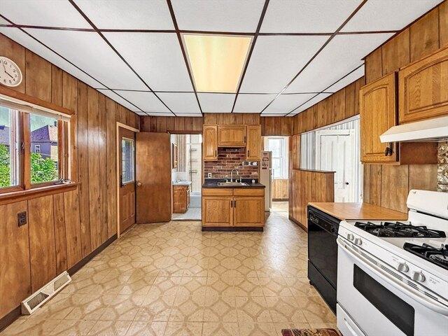 house with 5 bedroom, Everett MA ES103224440