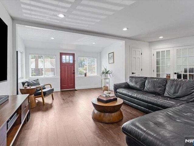 house with 5 bedroom, Fair Lawn NJ ES104835934