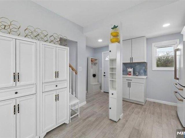 house with 5 bedroom, Fair Lawn NJ ES105190802
