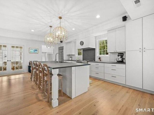 house with 5 bedroom, Fairfield CT DLS102779980