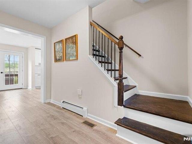 house with 5 bedroom, Fairfield NJ ES103188609