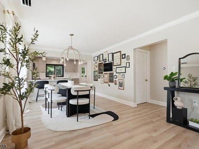house with 5 bedroom, Fairfield NJ ES104762449