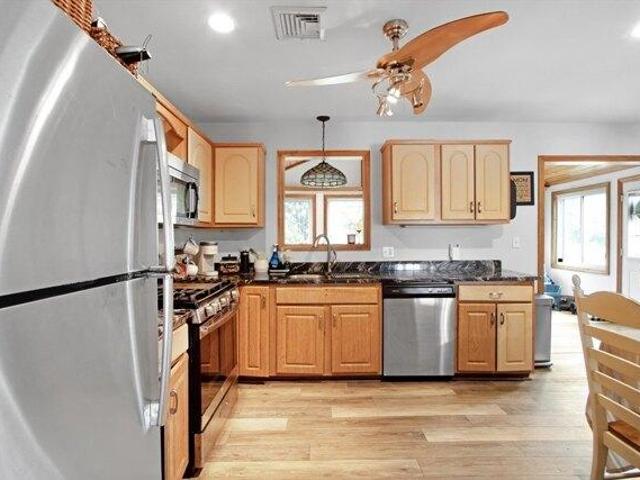 house with 5 bedroom, Fairhaven MA DLS102443104